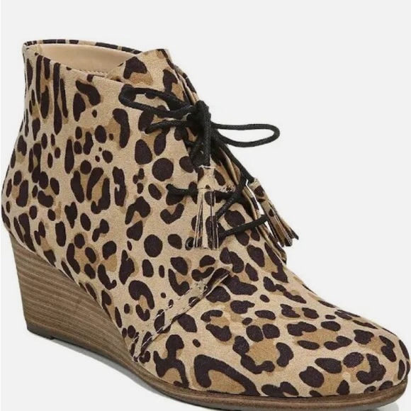 Dr. Scholl's | Shoes | Dr Scholls Leopard Print Wedge Laceup Ankle ...